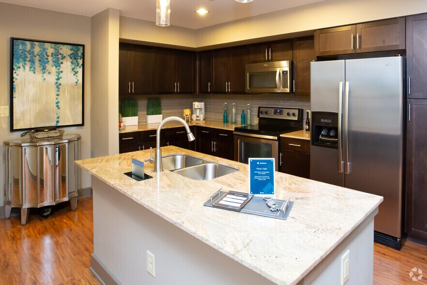 Berkshire Riverview - 1300 E Riverside Dr Austin TX 78741 | Apartment ...