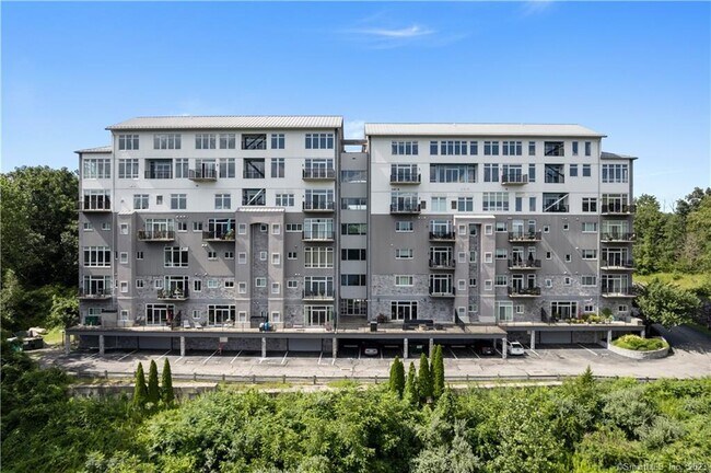 586 W Thames St - 586 W Thames St Norwich CT 06360 | Apartment Finder