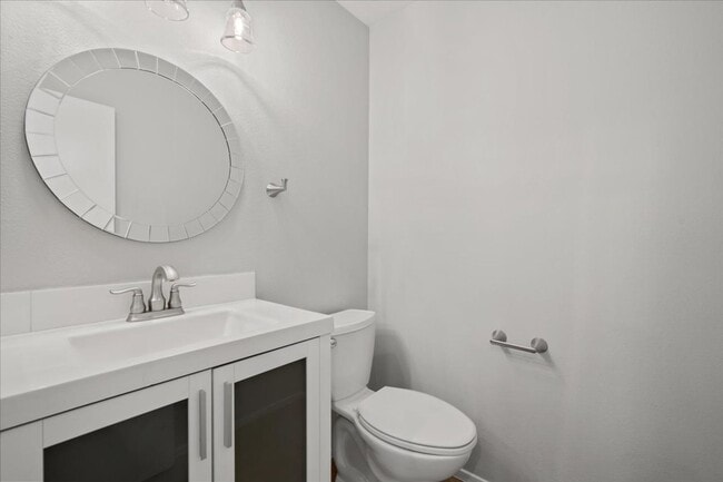 Contemporary 3 Bedroom Townhouse in Gated Community - 1200 Nevada Sky ...
