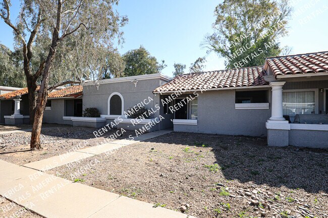 Spacious 2 Bedroom 2 Full Bath condo! GREA... - 9020 W Highland Ave ...