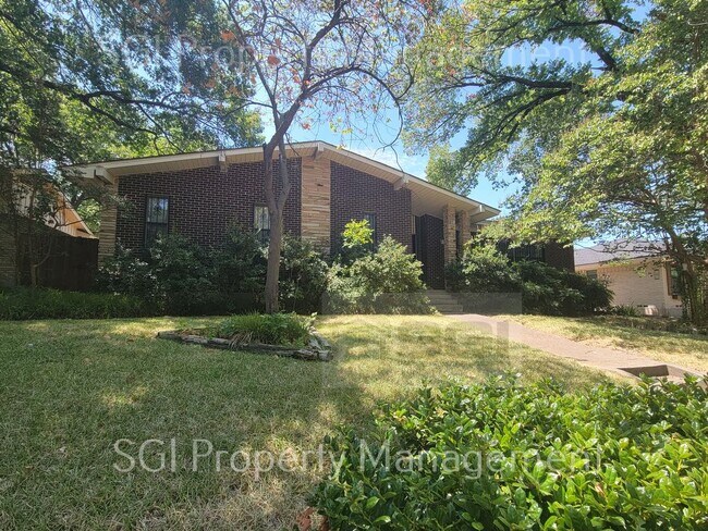 Fantastic Location in Casa Linda area in w... - 9022 Vinewood Dr Dallas ...