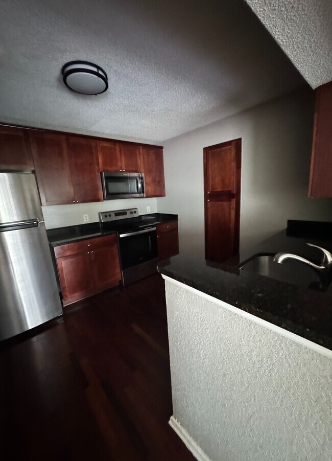 Jen Bowers - 2657 Lenox Rd NE Atlanta GA 30324 | Apartment Finder