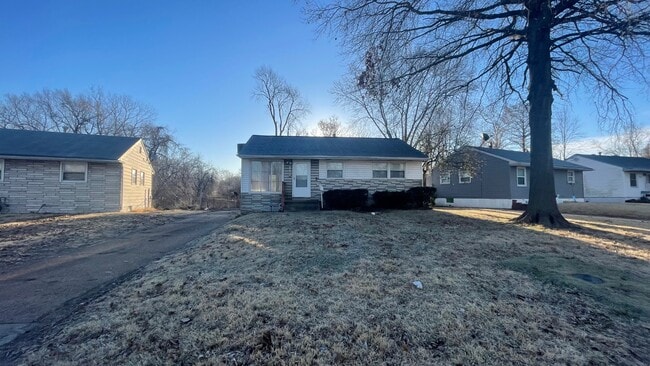 10650 Dunkeld Cir - 10650 Dunkeld Cir Saint Louis MO 63137 | Apartment ...