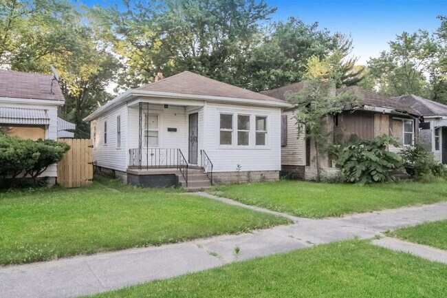 Updated Ranch Home With Full Basement. Har... - 4021 Maryland St Gary ...