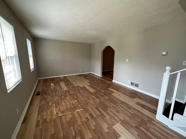 3 BDR/2 Bath with 2 basement rooms on Suga... - 2285 Sugarloaf Pkwy ...