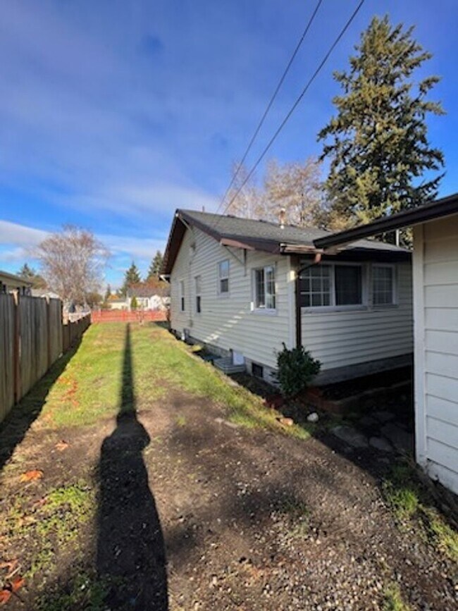 Darling early 1900's bungalow - 4610 S Reade St Tacoma WA 98409 ...