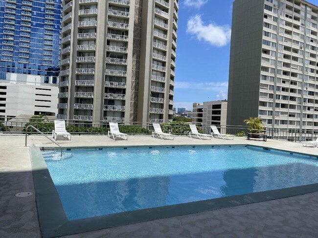 PACIFIC GRAND studio, sec, A/C, pool, pkg ... - 747 Amana St Honolulu ...