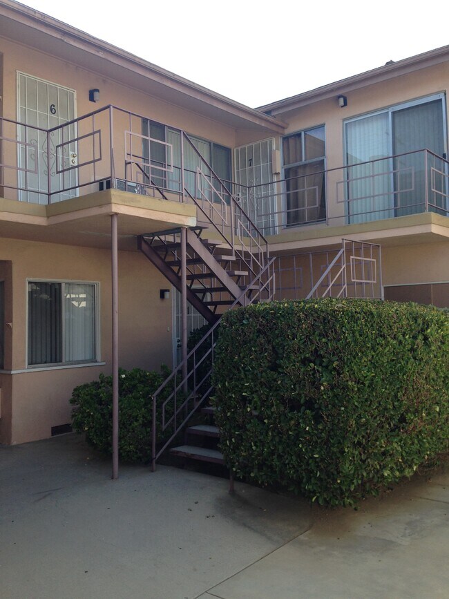 13444 Burbank Blvd - 13444 Burbank Blvd Sherman Oaks CA 91401 ...
