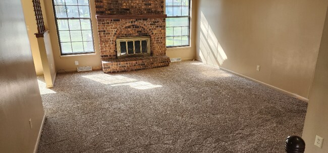 304 SE Avon St - 304 SE Avon St Blue Springs MO 64014 | Apartment Finder