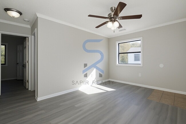 Move in before January 15th and choose your reward: a $250 Amazon Gift ...