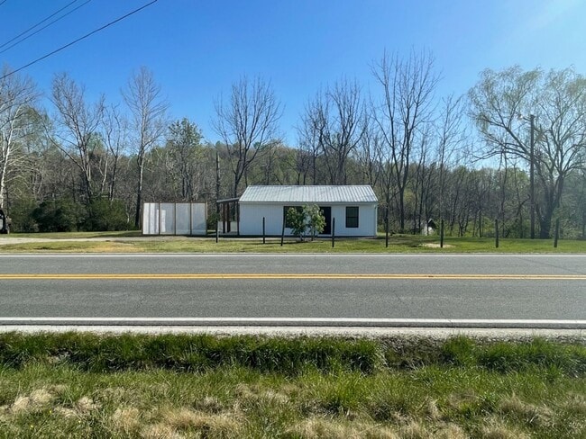 Just a Short Drive to UVA - 11863 James River Rd Shipman VA 22971 ...