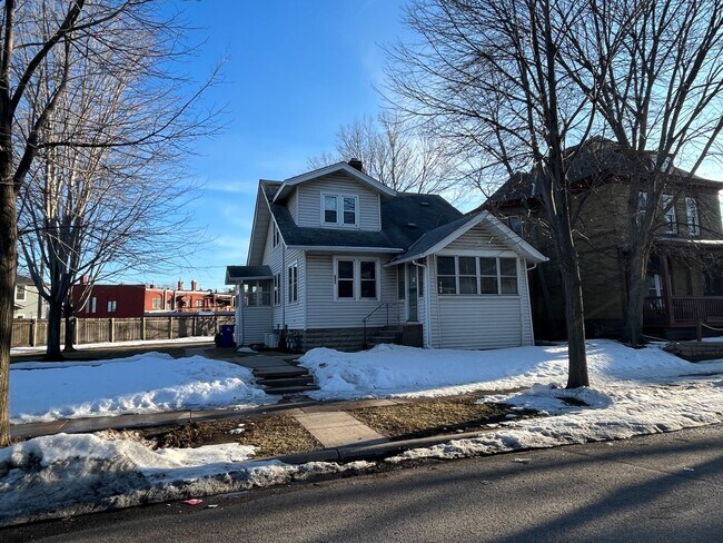 768 Armstrong Ave W - 768 Armstrong Ave W Saint Paul MN 55102 ...