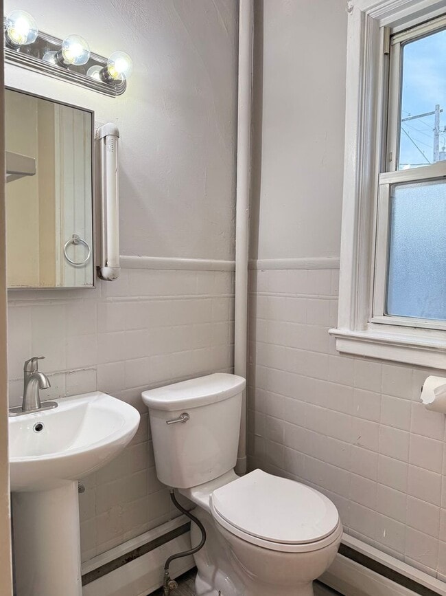 2 Bedroom 2 Bathroom w/ Bonus room in Brownstown! - 148 E Main St ...