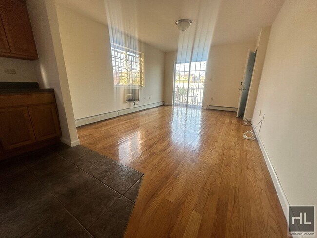 Incredible 3 Br PAULDING AVENUE - 2511 Paulding Ave The Bronx NY 10469 ...