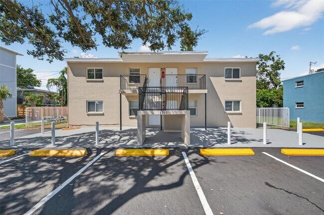 1771 Russell St S - 1771 Russell St S St. Petersburg FL 33712 ...