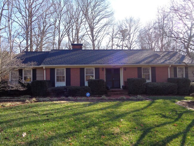 Nice!-Spacious Brick Ranch with 3-4 Bedrooms - 1405 Hannaford Rd ...