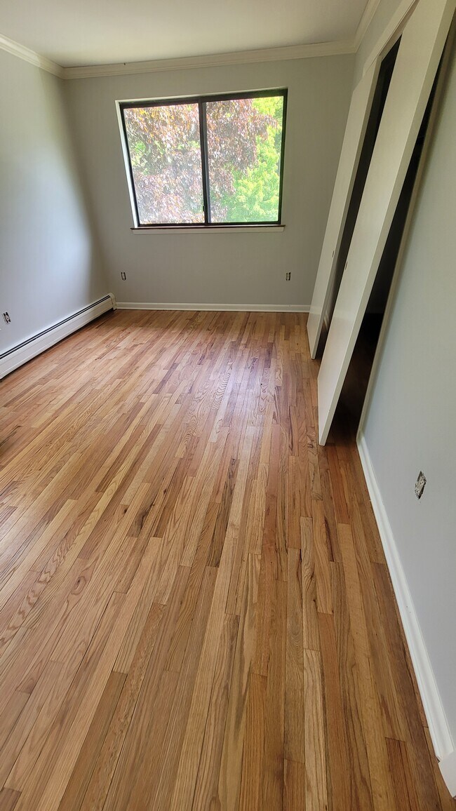 1726 Farmington Ave - 1726 Farmington Ave Unionville CT 06085 ...
