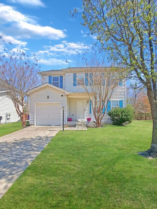 Lovely 3/Bedroom, 3 Bath SFH, Hardwood Flo... - 10602 Quillback St ...