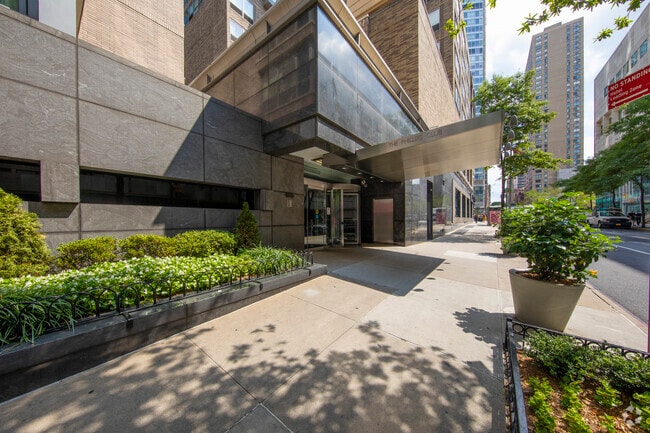 The Phillips Club - 155 W 66th St New York NY 10023 | Apartment Finder
