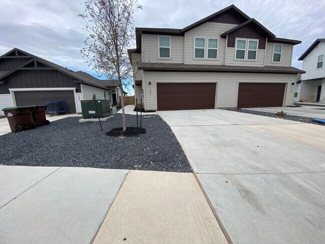 WELCOME TO THE NEW AMANDA PARK IN MEDINA C... - 131-135 Nespral Dr San ...