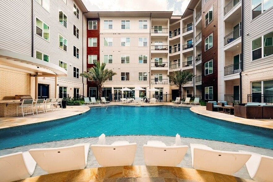 The Highbank - 8877 Frankway Dr Houston TX 77096 | Apartment Finder