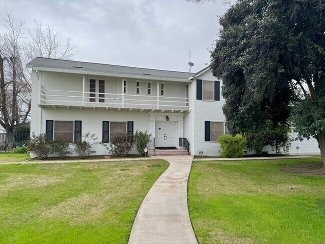 Large 3 Bedroom Farm Style Home - 5164 E Childs Ave Merced CA 95341 ...