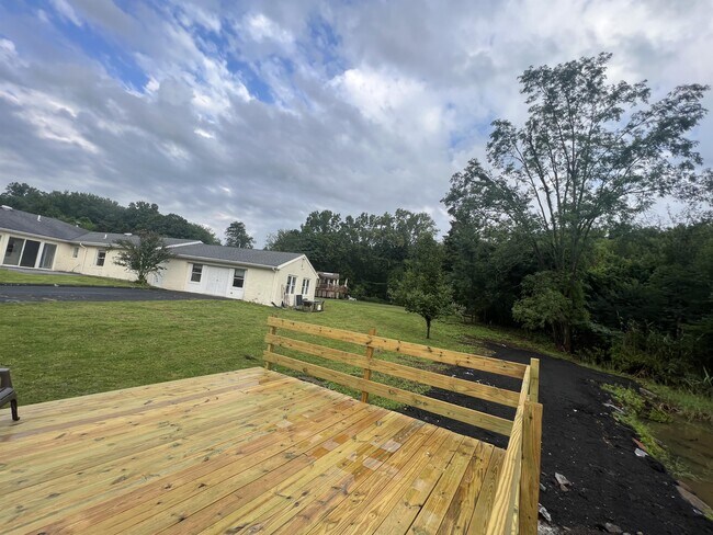 25 Laura Rd - 25 Laura Rd Hamden CT 06514 | Apartment Finder