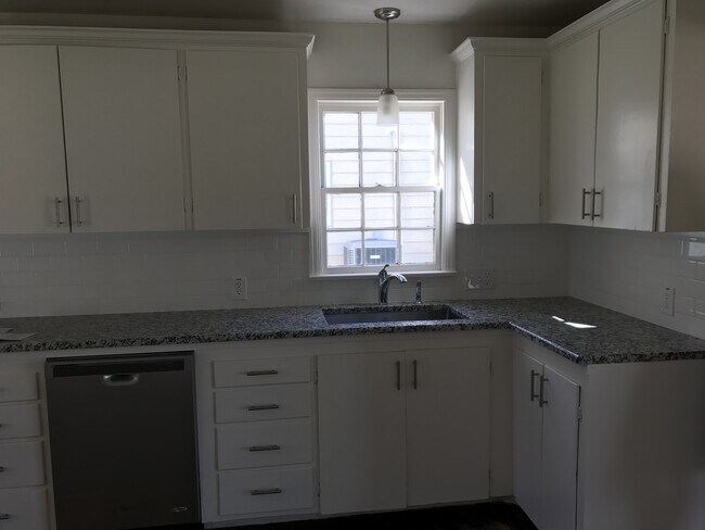 3/2/1 Tech Terrace - 2813 33rd St Lubbock TX 79410 | Apartment Finder