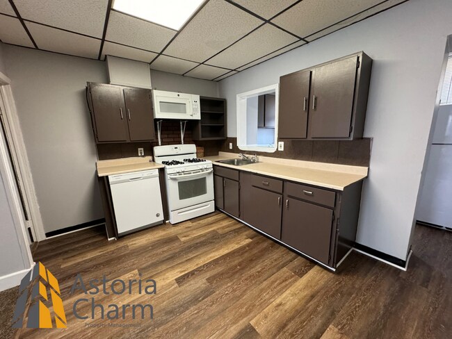 New 1BD/1BA + Den Townhouse in Southwest B... - 1716 Cole St Baltimore ...