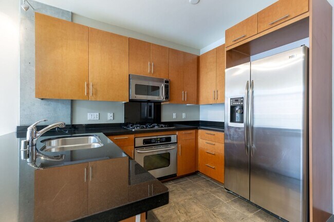 Contemporary Studio w/ Upgraded Kitchen, B... - 1050 Island Ave San ...