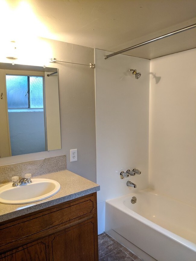 604 N 43rd St - 604 N 43rd St Seattle WA 98103 | Apartment Finder