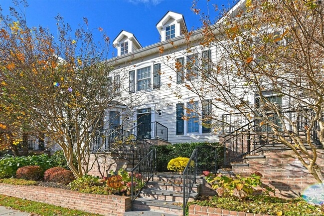 5 Mariners Walk - 5 Mariners Walk Oyster Bay NY 11771 | Apartment Finder