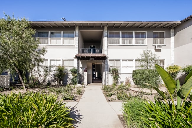 609 Linwood Ave - 609 Linwood Ave Monrovia CA 91016 | Apartment Finder