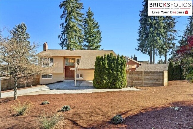 Beautiful Home in Redmond | Beautiful Deck... - 14109 NE 72nd St ...