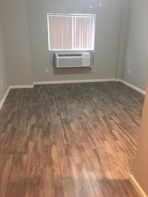 Commodore Regency Apartments - 685 S Lucas Ave Los Angeles CA 90017 ...