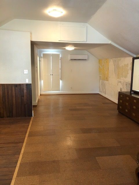 Large 1x1 Studio Apartment - 1027 W Mistletoe Ave San Antonio TX 78201 ...