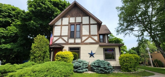 428 1st St - 428 1st St Manistee MI 49660 | Apartment Finder