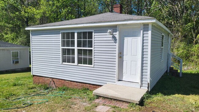 One Bedroom House Availalble for Rent in L... - 2349 State Rd S-29-395 ...