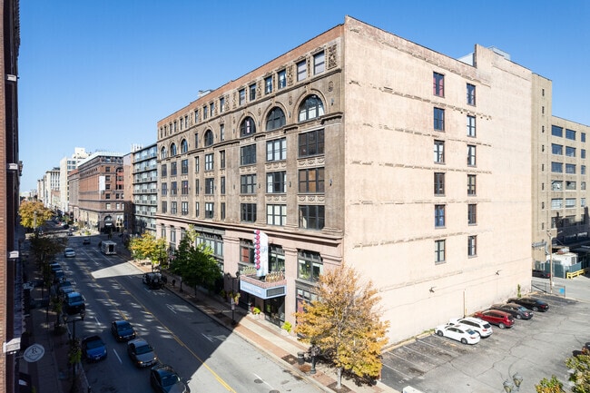 Lucas Lofts - 1113-1127 Washington Ave Saint Louis MO 63101 | Apartment ...