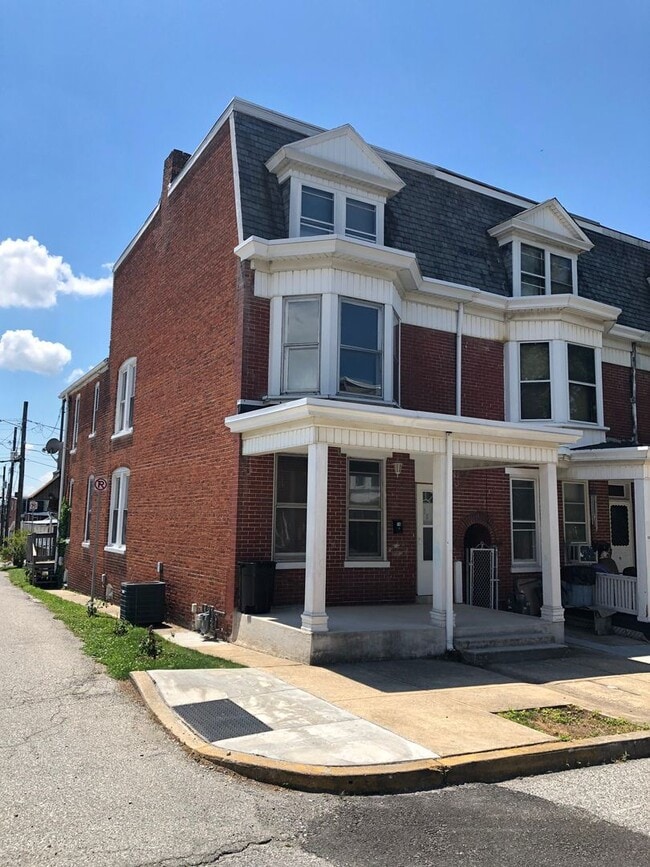 5 br, 1 bath House - 18 N. ALBEMARLE STREET - 18 N Albemarle St York PA ...