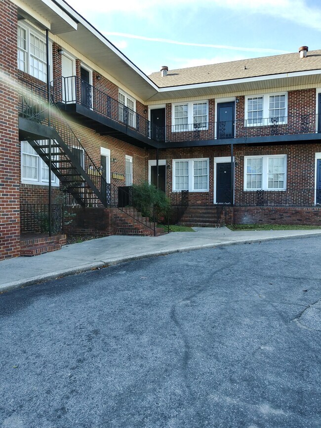 2 E Jones Ave - 2 E Jones Ave Statesboro GA 30458 | Apartment Finder