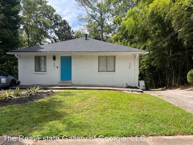 2 br, 1 bath House - 939 Gilbert Street SE - 939 Gilbert St SE Atlanta ...