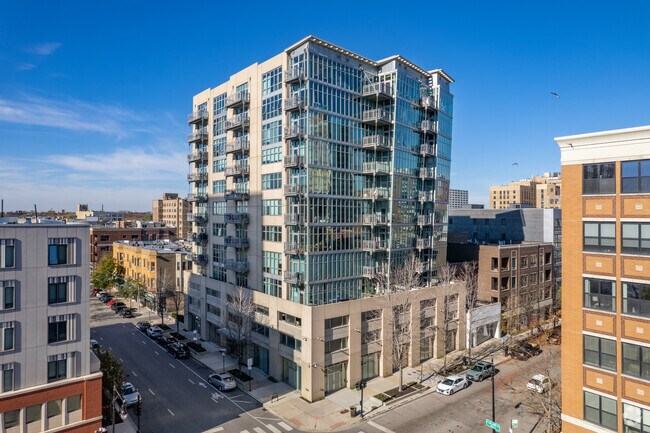 The Parvenu - 4700 N Sheridan Rd Chicago IL 60640 | Apartment Finder