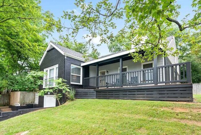 Whole Home (102 Madison Ter) - 102 Madison Terrace Clarksville TN 37040 ...
