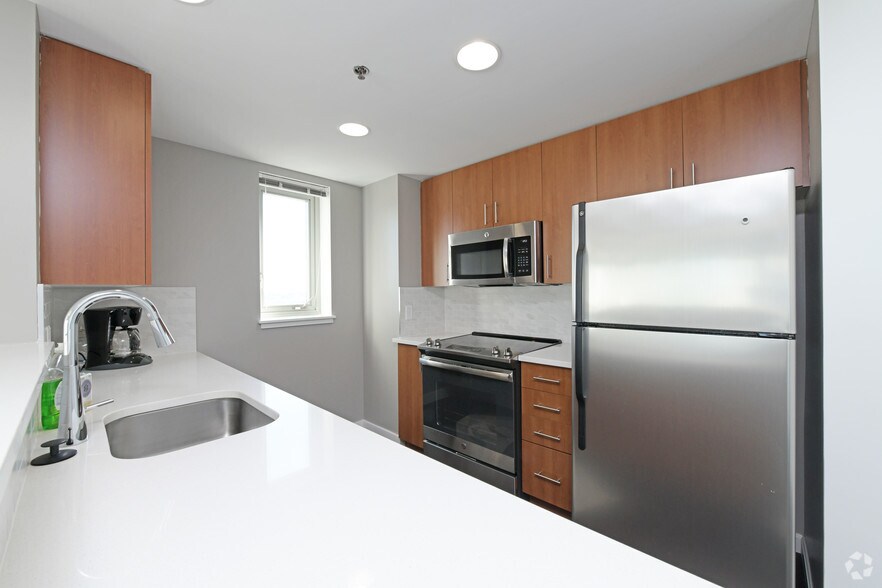 Fenway Triangle - 180 Brookline Ave Boston MA 02215 | Apartment Finder