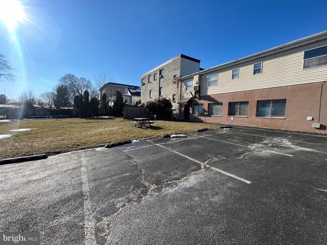 1132 E Chocolate Ave - 1132 E Chocolate Ave Hershey PA 17033 ...