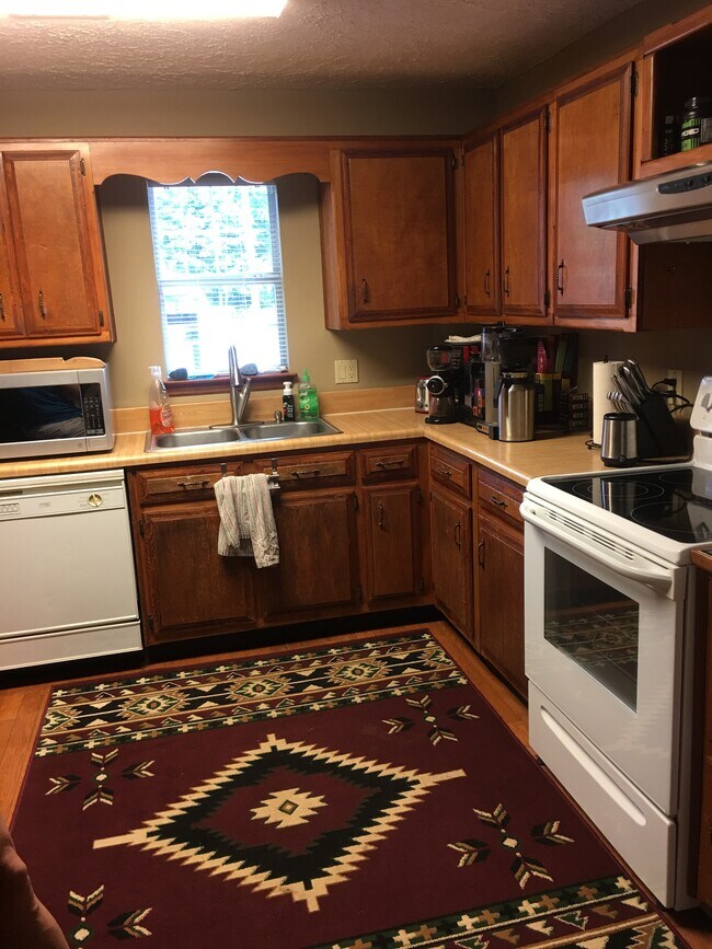 1211 Bald Ridge Marina Rd - 1211 Bald Ridge Marina Rd Cumming GA 30041 ...