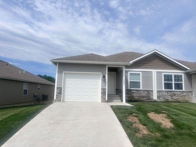 4 Bed | 3 Bath | 1 Car Garage Duplex in Kansas City - 3808 NW 93rd St ...