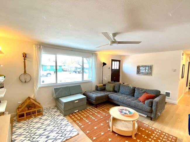 *Unfurnished* Charming Single-Story 3-Bedroom, 2-Bathroom Rancher with ...