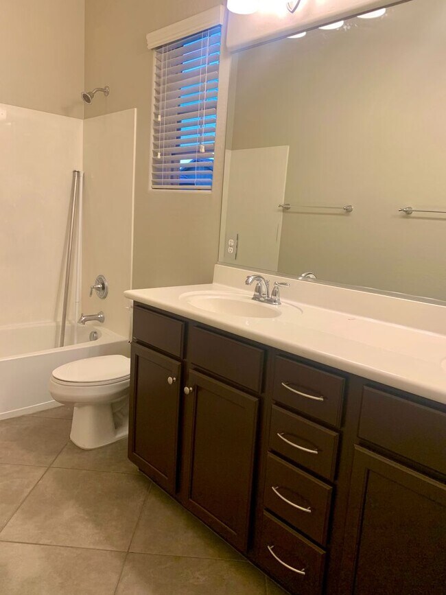 MOVE IN SPECIALS !! 4BD 3BA in South Temp... - 1053 W Caroline Ln Tempe ...
